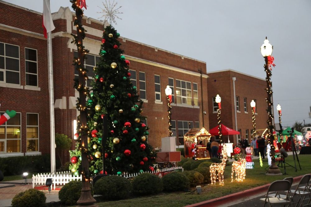 La Joya ISD Tree Lighting Ceremony Event 12-1-22 | Rosendo Benavides ...